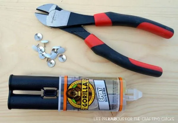 DIY Button Push Pins - The Crafting Chicks