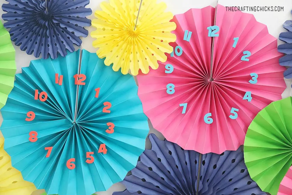 DIY New Year's Eve Party Clock Backdrop - The Crafting Chicks