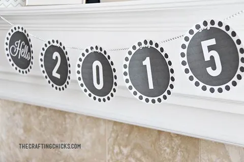 Quick New Year's Banner Free Printable for 2015 & 2016! - The Crafting ...