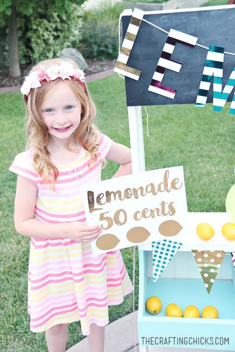 Fancy Lemonade Stand - The Crafting Chicks