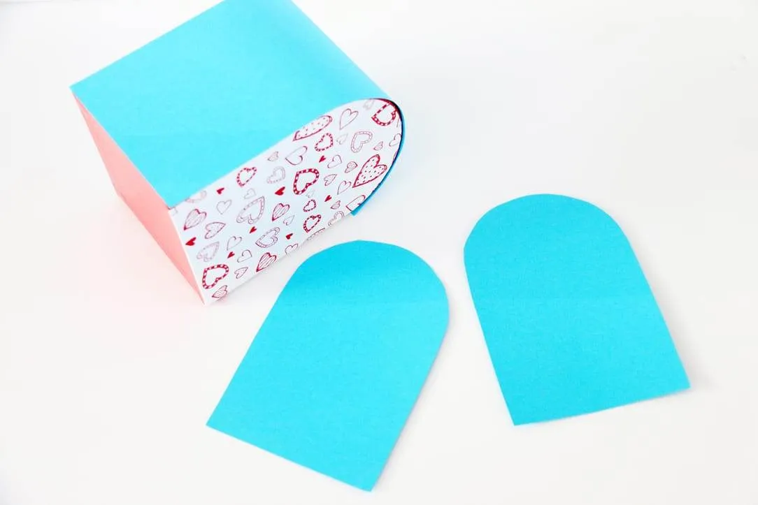 Hedgehog Valentine Box Idea (With Printable) - The Crafting Chicks