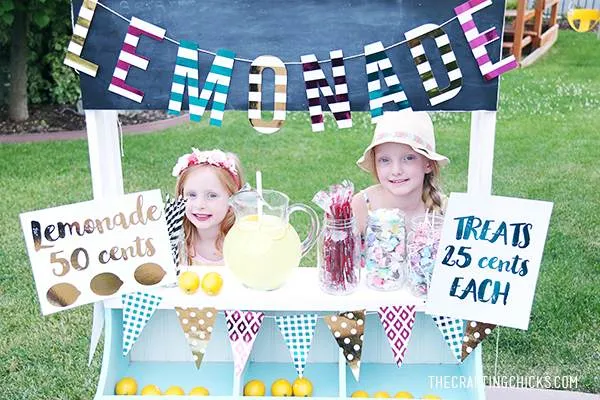 Fancy Lemonade Stand - The Crafting Chicks