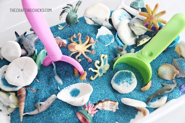 Summer Sensory Bin - The Crafting Chicks