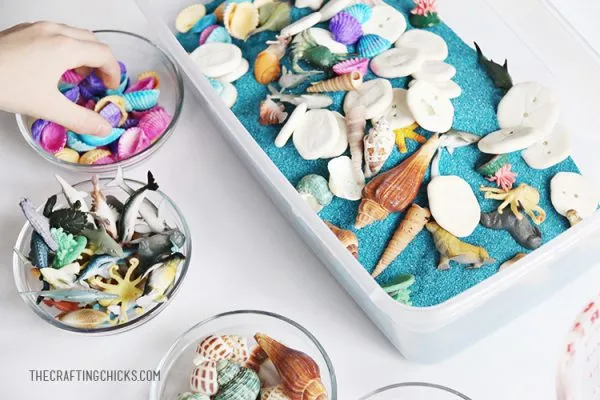 Summer Sensory Bin - The Crafting Chicks