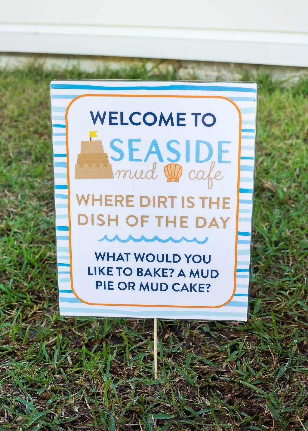 Backyard Mud Cafe: An Easy Outdoor Imaginative Play Idea for Kids - The ...