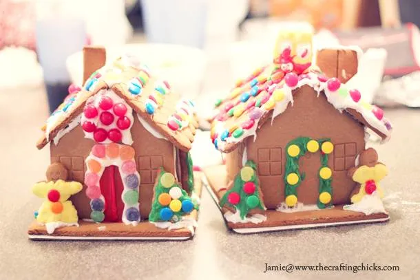 Gingerbread Houses {A Christmas Tradition} & Free Printables - The ...
